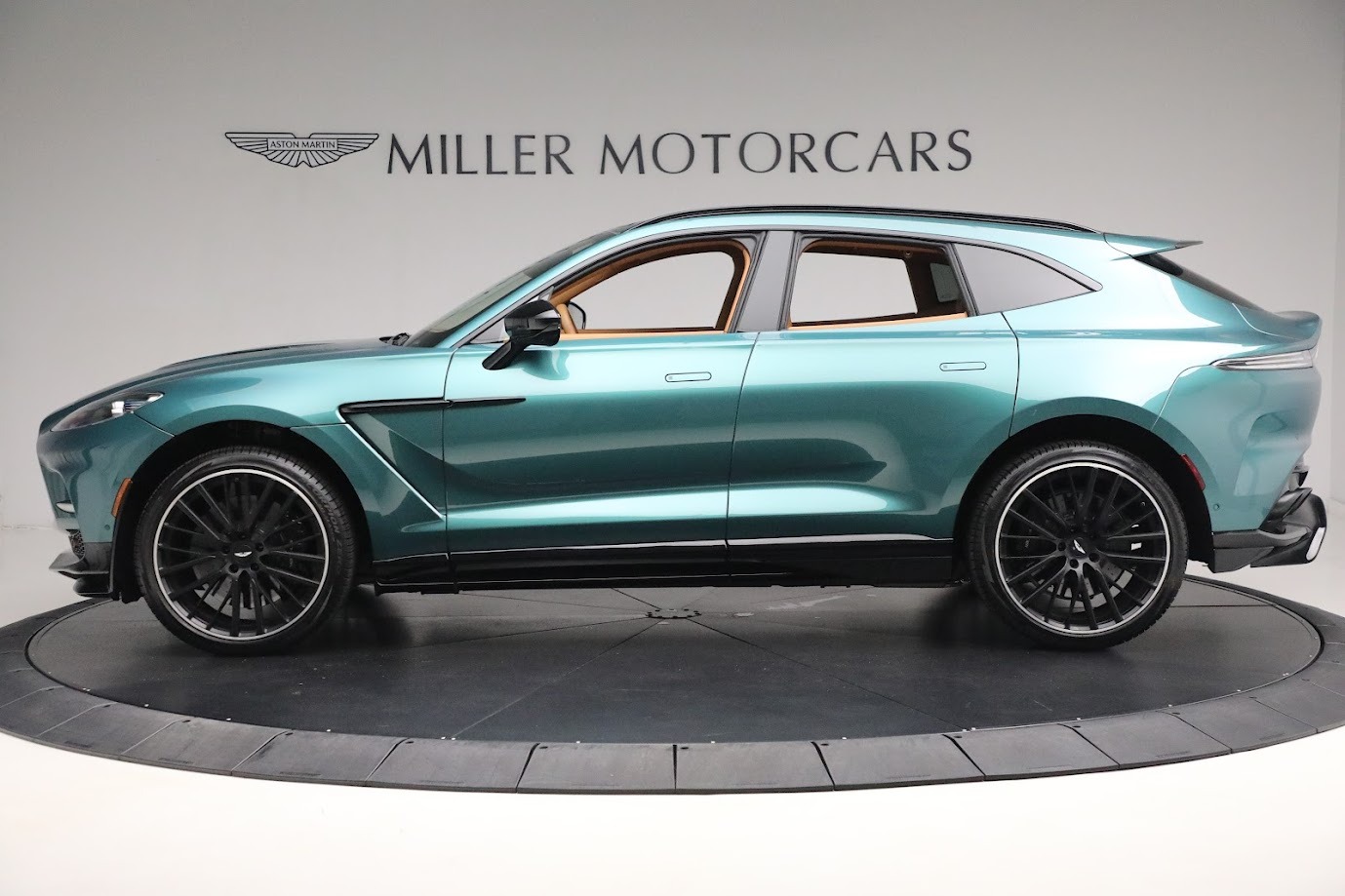 Pre-Owned 2024 Aston Martin DBX 707 For Sale (Special Pricing) | Bentley Greenwich Stock #A1888