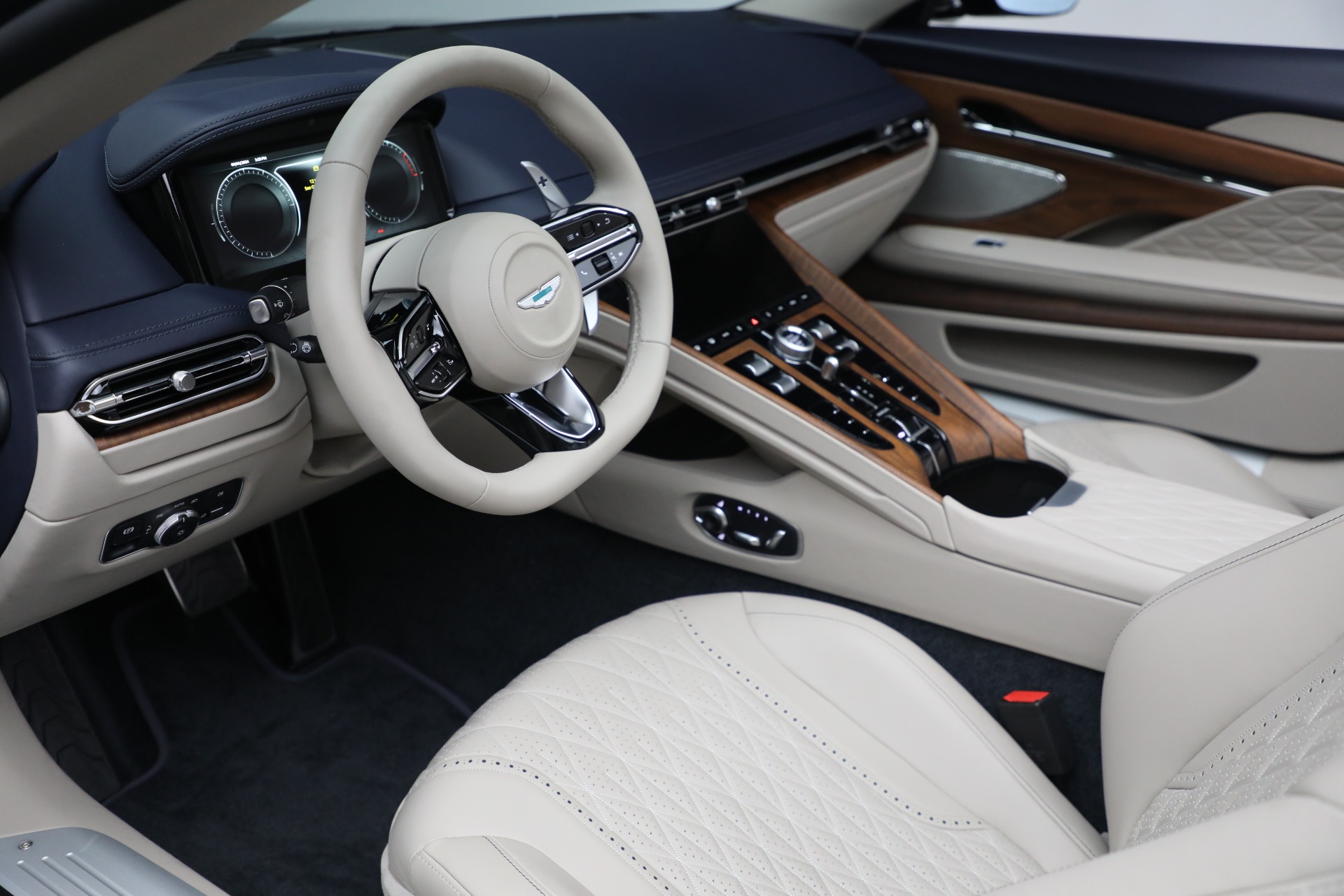 New 2025 Aston Martin DB12 Volante For Sale (Special Pricing) | Bentley ...
