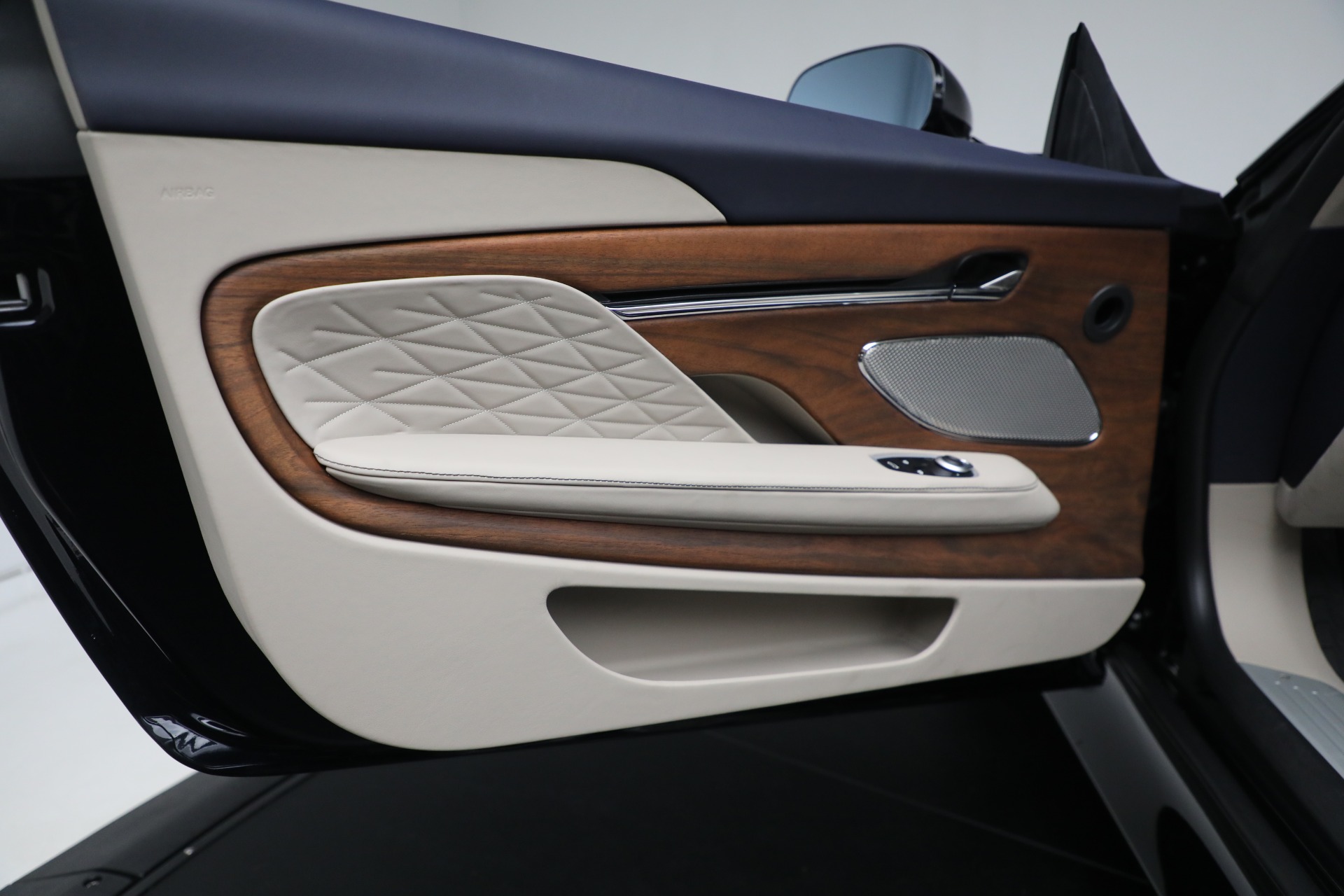 New 2025 Aston Martin DB12 Volante For Sale (Special Pricing) | Bentley ...