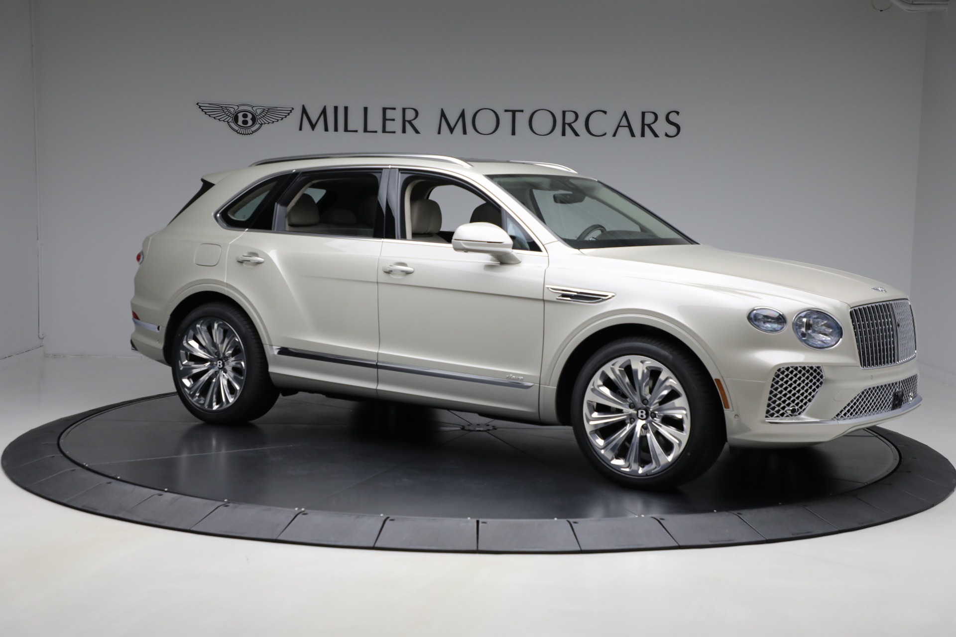 New 2025 Bentley Bentayga Azure V8 For Sale (Special Pricing) | Bentley ...